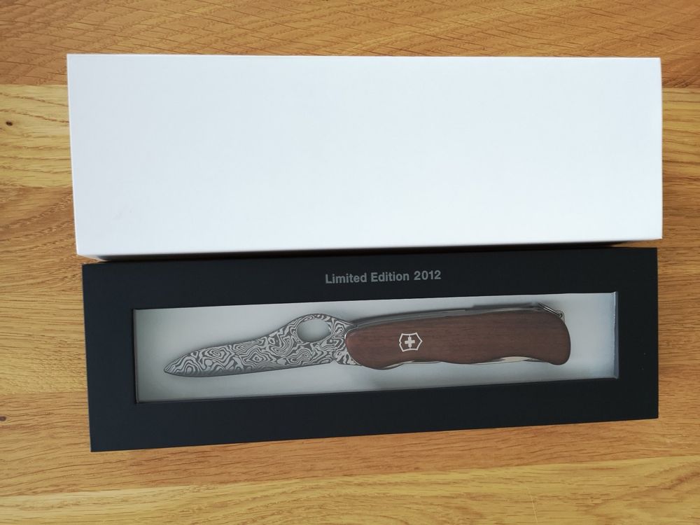 Victorinox Damast 2012 (Neu (gemäss Beschreibung)) in Kaiseraugst für CHF 1350 – mit Lieferung ...