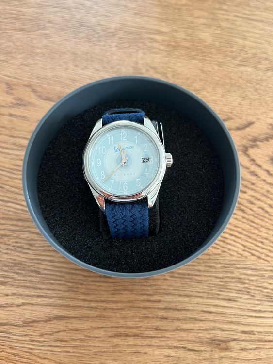 Vespa Watch mit blauem Lederarmband (Gebraucht) in Hergiswil NW für CHF ...
