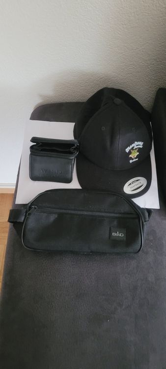 Trousse Bond/porte monnaie Wild think only/ cuir/Chasquette (Neuf (Voir ...