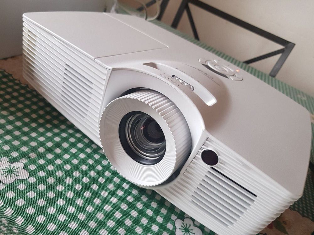 Optoma Beamer projecteur (Défectueux) à Essertes pour CHF 59 – avec ...