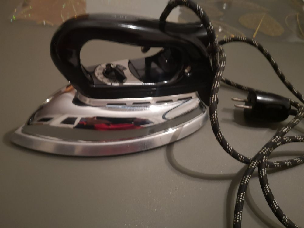Fer à repasser JURA (D'occasion) à Boudry pour CHF 20 – avec livraison ...