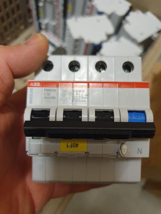 ABB FS403M C32 0.03 FI/LS-Schalter FI LS 32a Swissline | Kaufen auf Ricardo