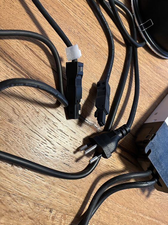 Wärme- / UV-Lampe, Komplettset 50 Watt (Gebraucht) in Wetzikon ZH für CHF 89 – mit Lieferung auf ...