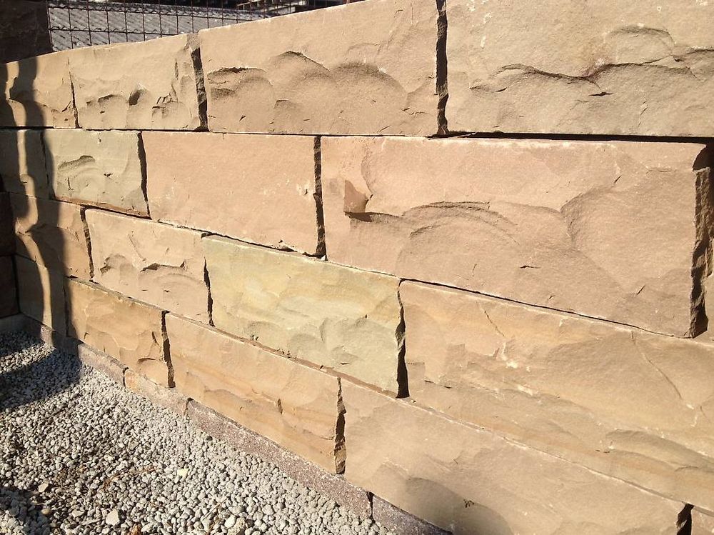 Mauersteine Quarzsandstein ca. 40 x 15 x 15 cm, pro 100 kg (Gebraucht) in Volketswil für CHF 70 ...