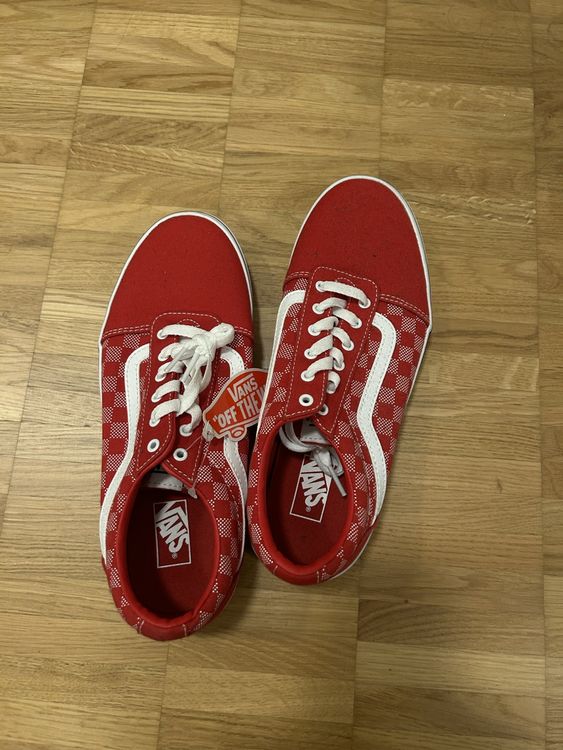 Red checkered Vans (Neu (gemäss Beschreibung)) in Basel für CHF 25 ...