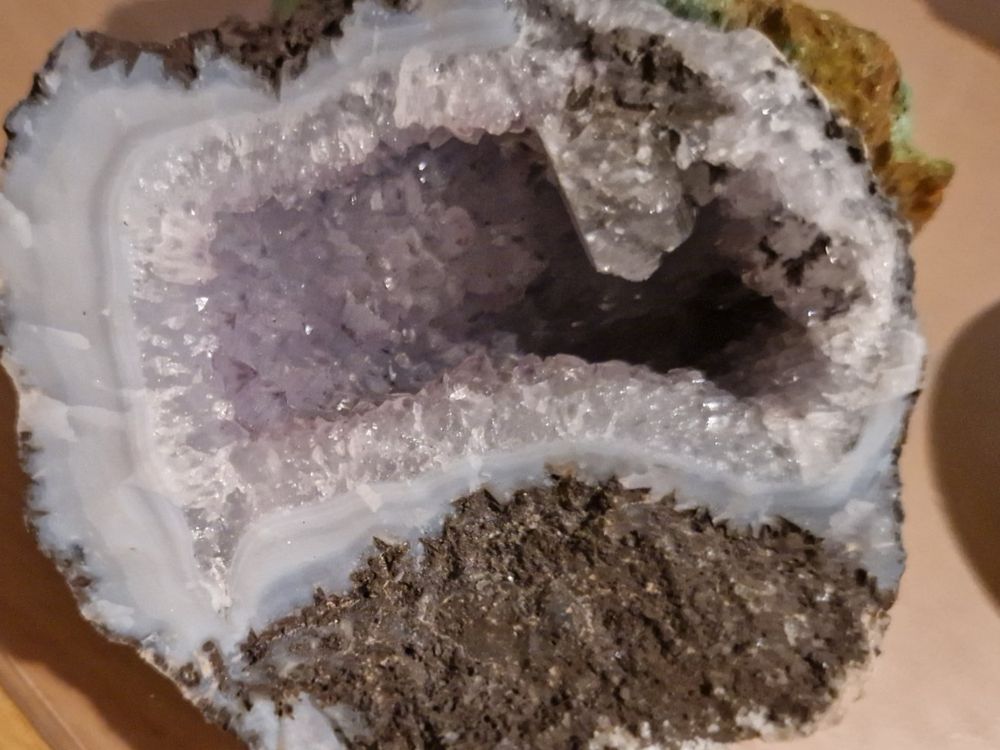 Petite géode agate Lithothérapie (Gebraucht) in SAXON für CHF 5 – mit Lieferung auf Ricardo kaufen