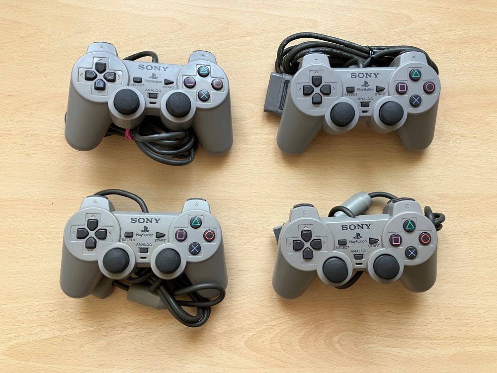 4 Official Dualshock Controllers for Playstation | Kaufen auf Ricardo