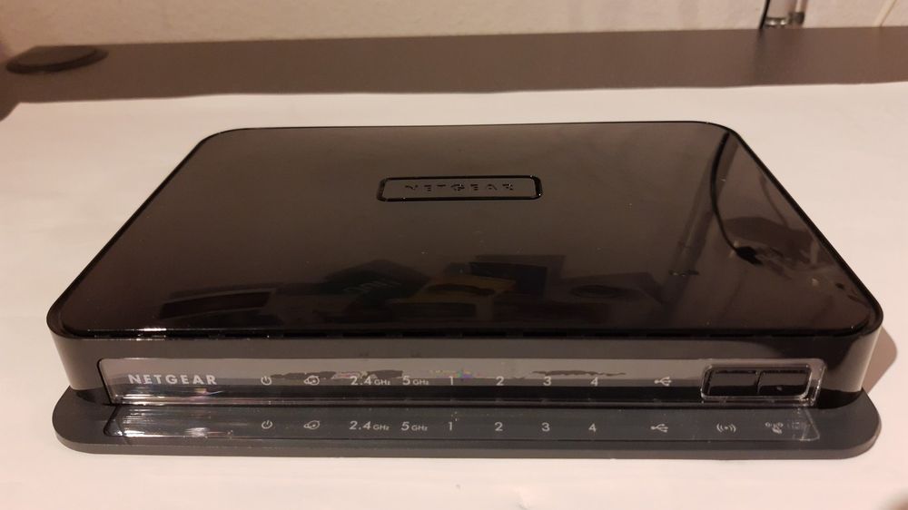 WLAN-Router Netgear WNDR3700v4 | Kaufen auf Ricardo