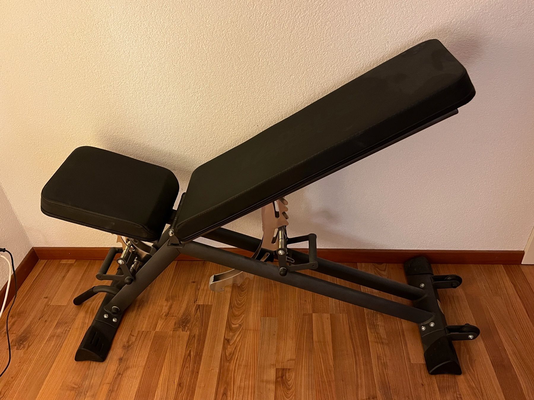 Taurus TF-B900 Hantelbank – robust & vielseitig (D'occasion) à Zürich ...