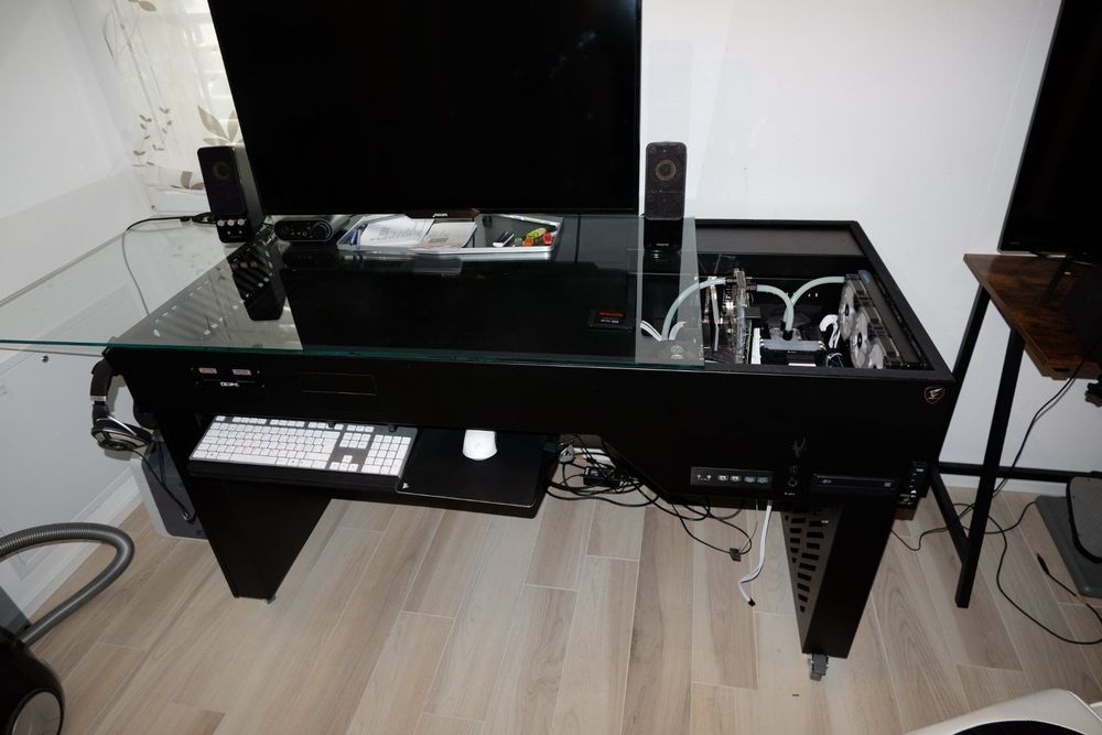 Hydra Desk PC Tischgehäuse (Gebraucht) in Turgi für CHF 199 – mit ...