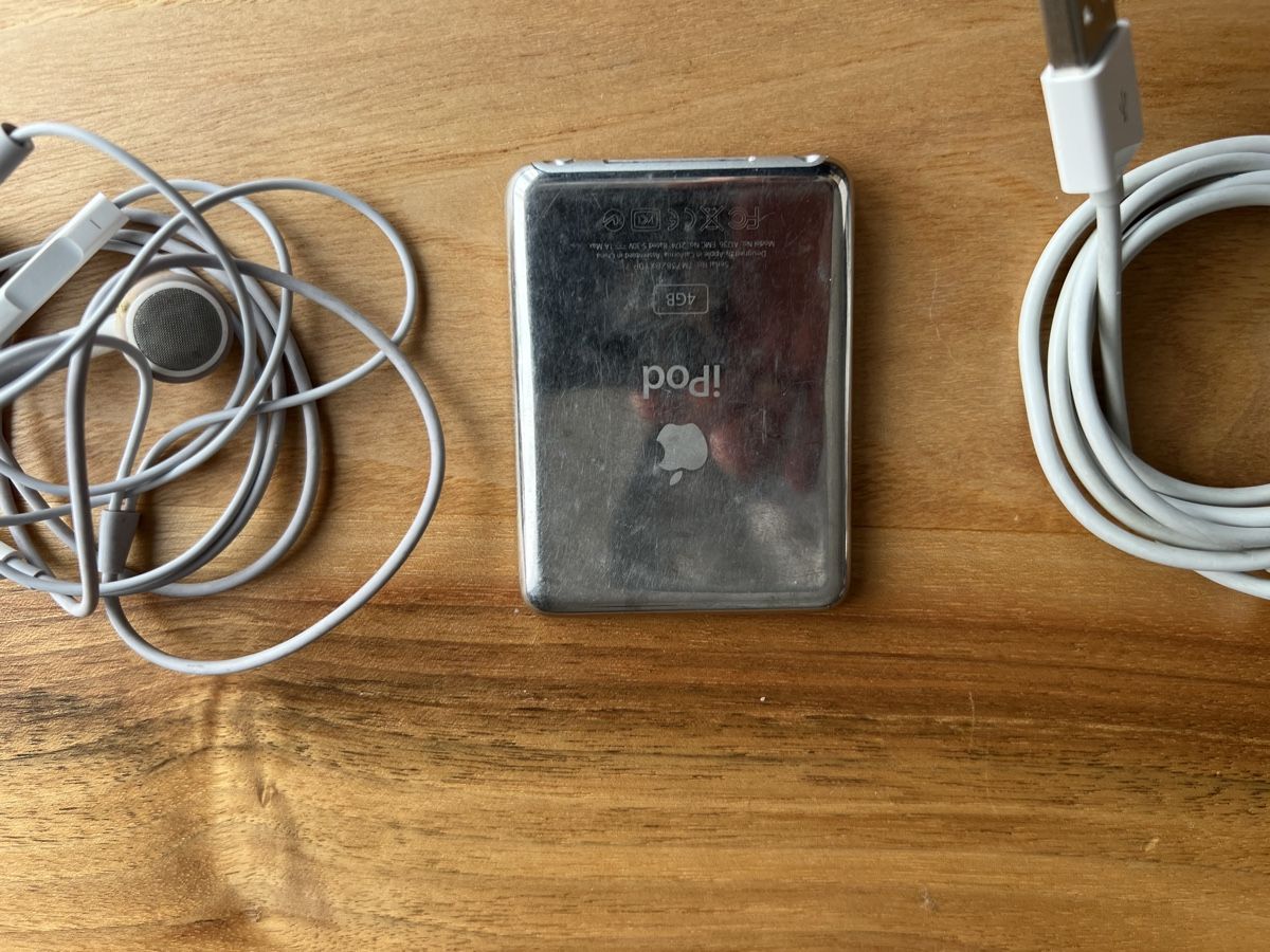 Apple iPod Classic 4 GB - Sammlerstück! (Gebraucht) in Erschmatt für ...