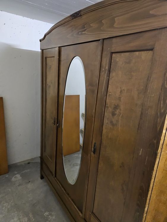 Alter Kleiderschrank Zu Verschenken
