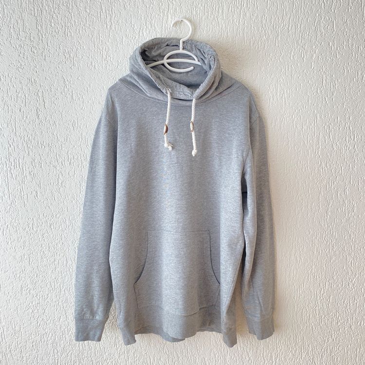 kuscheliger grauer Pullover mit hohem Kragen | Kaufen auf Ricardo