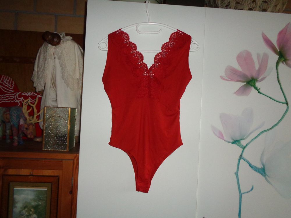 Hübscher Body *** mit Spitze (Neu (gemäss Beschreibung)) in ...