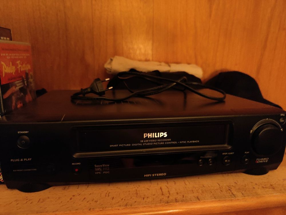 VHS Kassetten Rekorder Philips (Gebraucht) in Langwies für CHF 25 – mit Lieferung auf Ricardo kaufen