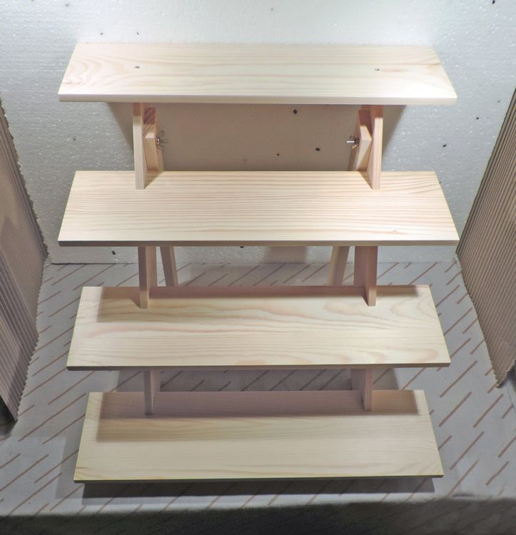 T98 - Holztreppe / 4 Tablare für Dekoration, Schaufenster | Kaufen auf Ricardo