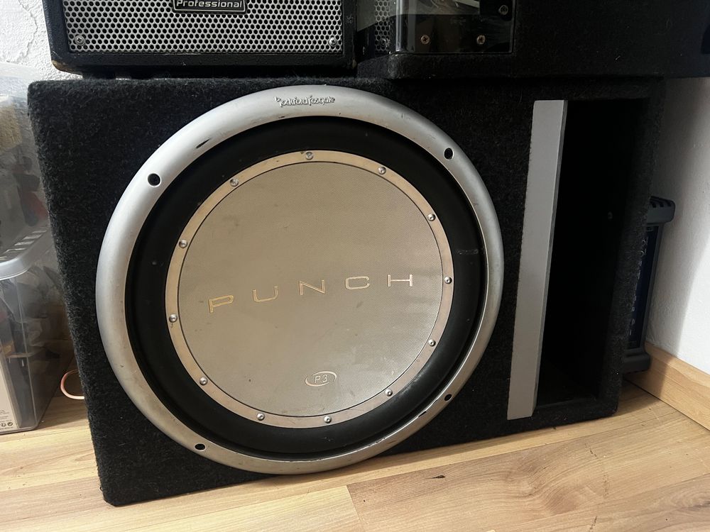 Alles zum verkaufen. Punch Subwoofer mit Verstärker. TV (Gebraucht) in ...
