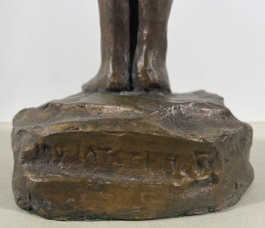 Idy Latscha grosse Bronze Skulptur - Frauenakt mit Apfel (Gebraucht) in Root für CHF 800 – mit ...