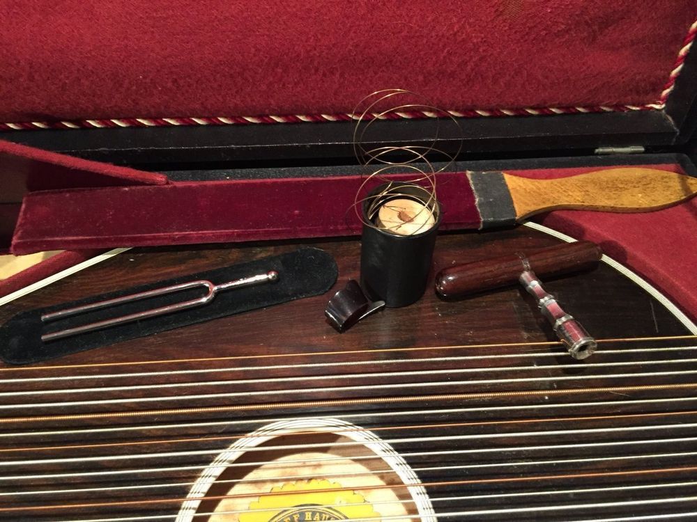 Josef Hauser Zither von 1902 (Gebraucht) in Sargans für CHF 195 – mit ...