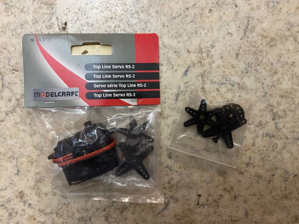 Servo RS-2 Top Line (Gebraucht) in Rubigen für CHF 5 – mit Lieferung auf Ricardo kaufen