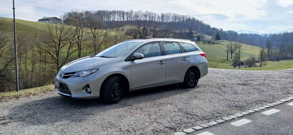 Toyota Auris Sportswagon 1.8 Hybrid (Gebraucht) in Schmitten FR für CHF 11000 – nur Abholung auf ...