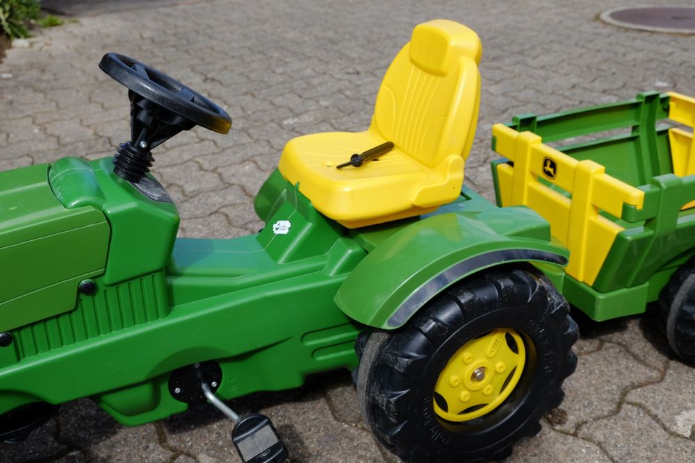 John Deere Kindertraktor mit Anhänger - sauber geputzt (Gebraucht) in ...