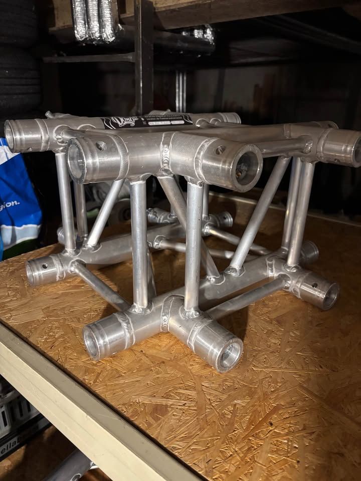 Structure global truss F34C41 Cross (D'occasion) à Ste-Croix pour CHF ...