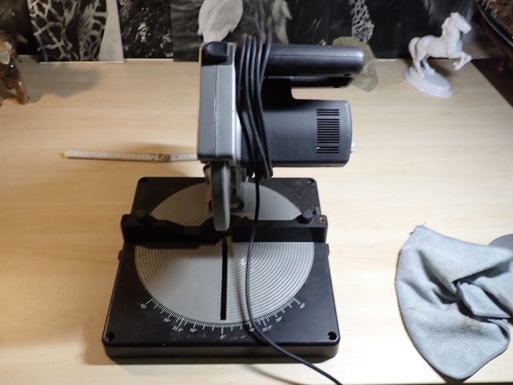 Ab 1.- Black & Decker Tisch Winkelfräse (Gebraucht) in Rümlang für CHF ...