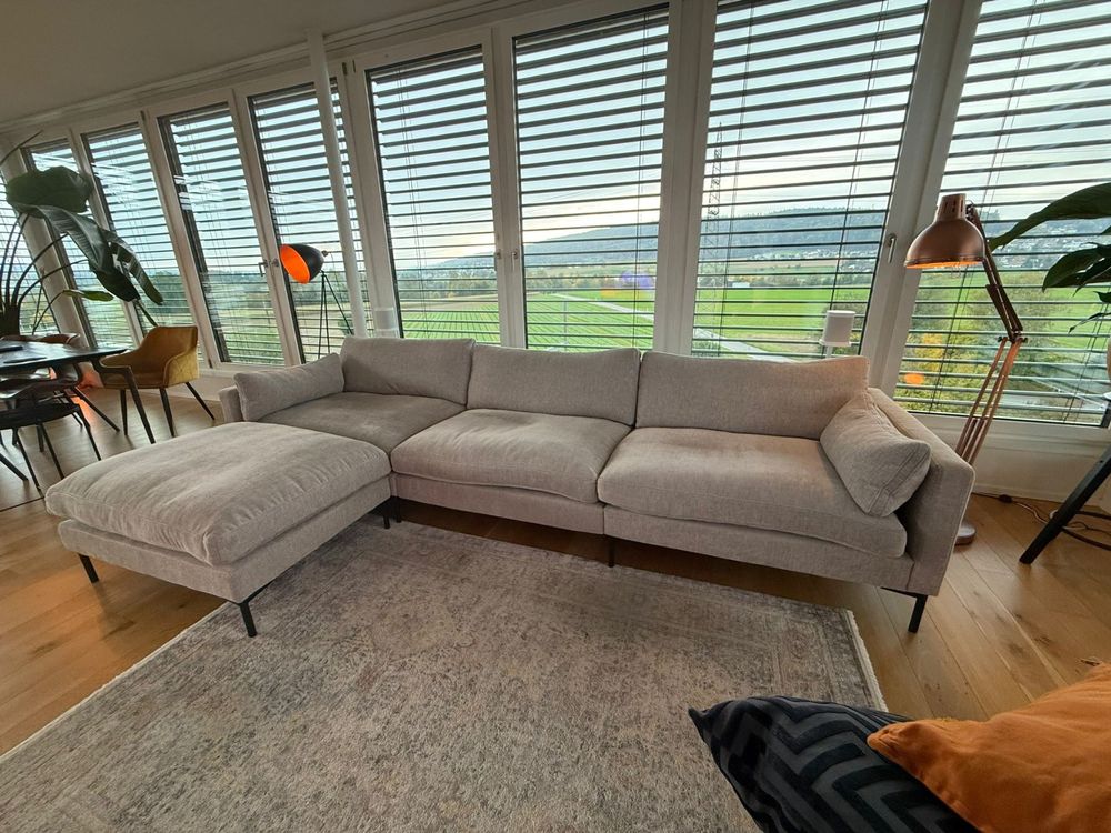 Zuiver Sofa "Summer" 4,5 Seater + Hocker + Teppich (Gebraucht) in ...