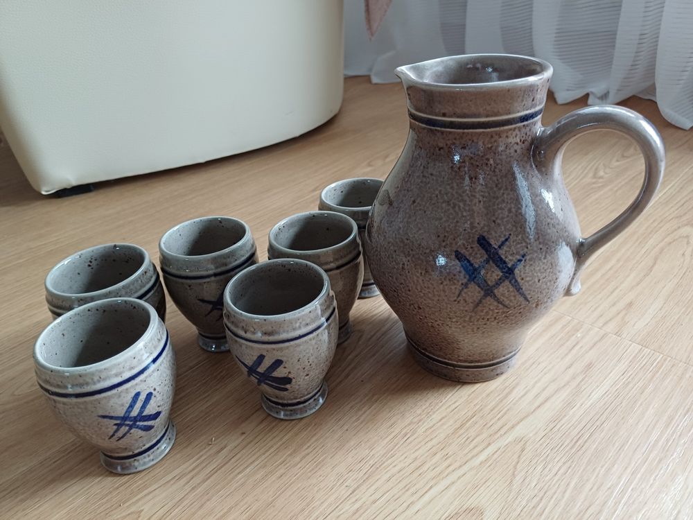 Krug mit 6 Bechern, Handarbeit (Françoise Froesch) (Gebraucht) in Stäfa ...