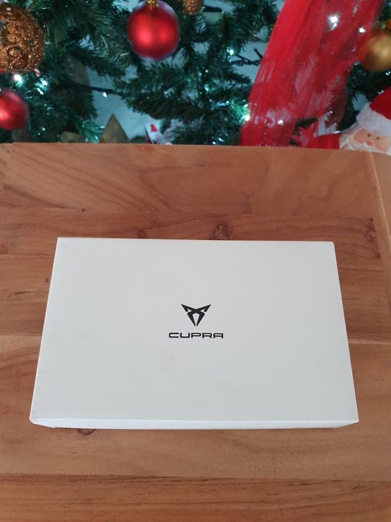 Cupra Member Box Schlüssel + Harmband aus echtem Carbon neu | Kaufen ...