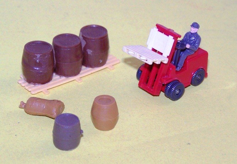 Wiking Hubstapler mit Fässern 1:87, für Bahnsteig + Rampe (Gebraucht ...