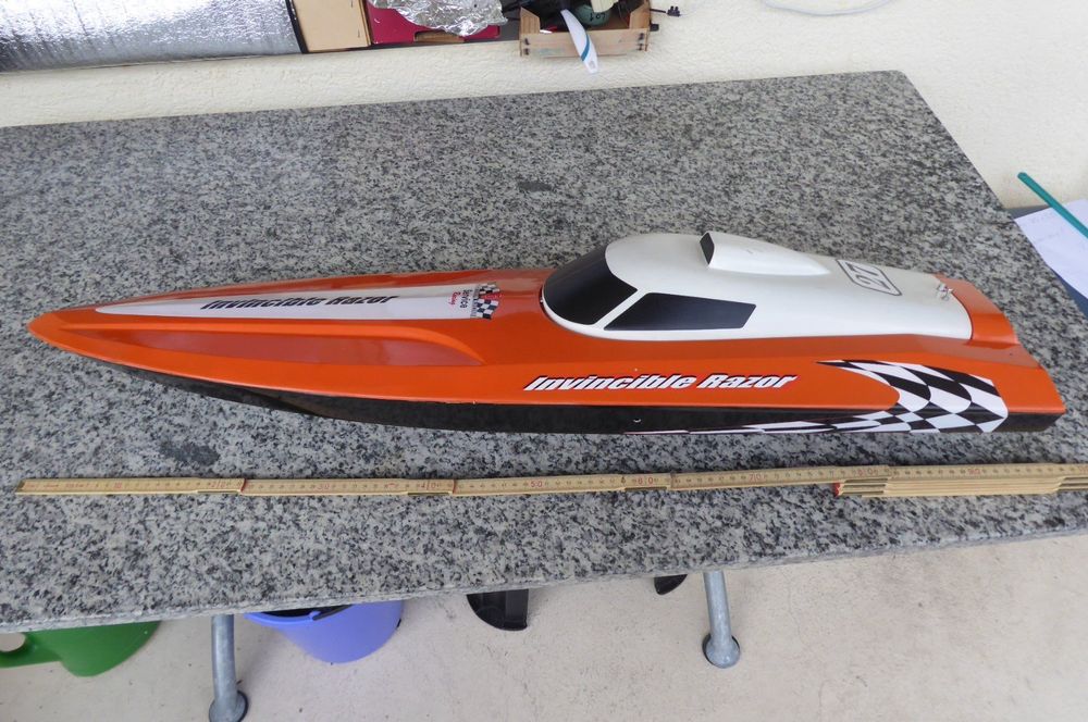 RC-Modellboot, Invincible Razer, GFK-Rumpf . (Gebraucht) in Buochs für CHF 1 – nur Abholung auf ...