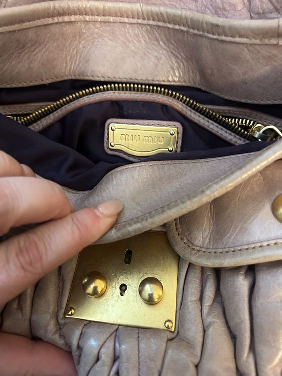 Miu Miu Handtasche rosa / lila (D'occasion) à Zürich pour CHF 140 ...