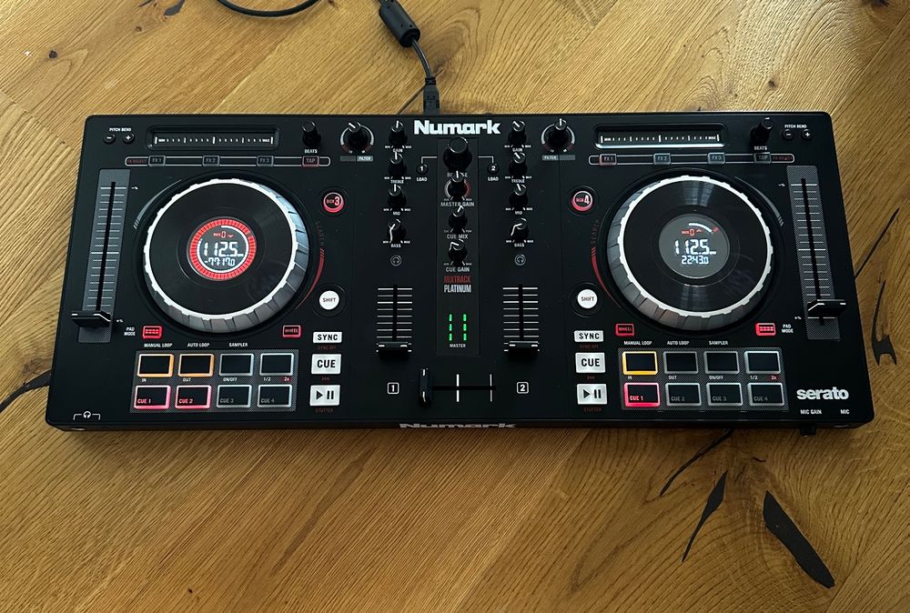 NUMARK MIXTRACK PLATINUM FX | Kaufen auf Ricardo