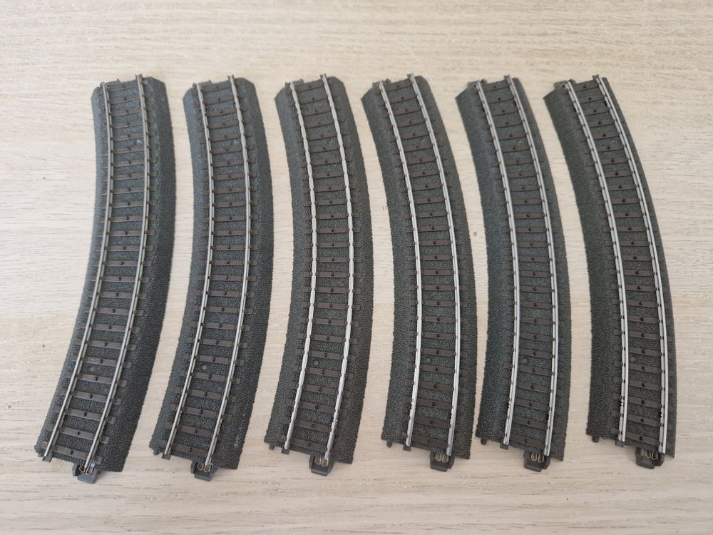 Märklin 6 x 24130 Gebogenes gleis C H0 (1) (Gebraucht) in St-Aubin-Sauges für CHF 12 – mit ...