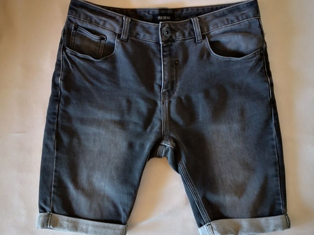 Short en jeans M noir YES OR NO (Gebraucht) in Engollon für CHF 19 ...