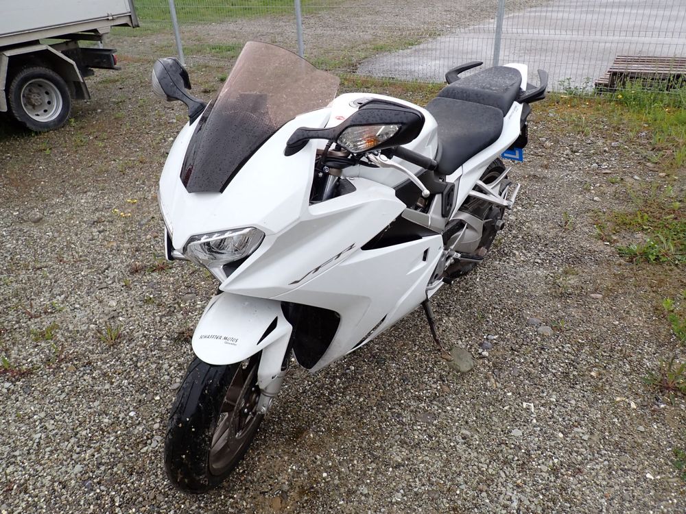 HONDA VFR800F (Gebraucht) in Fribourg für CHF 4801 – nur Abholung auf Ricardo kaufen