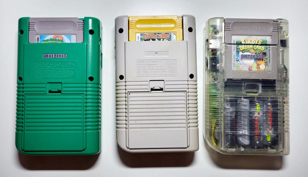 Game Boy Set / 3 Konsolen / inkl 2 Taschen | Kaufen auf Ricardo