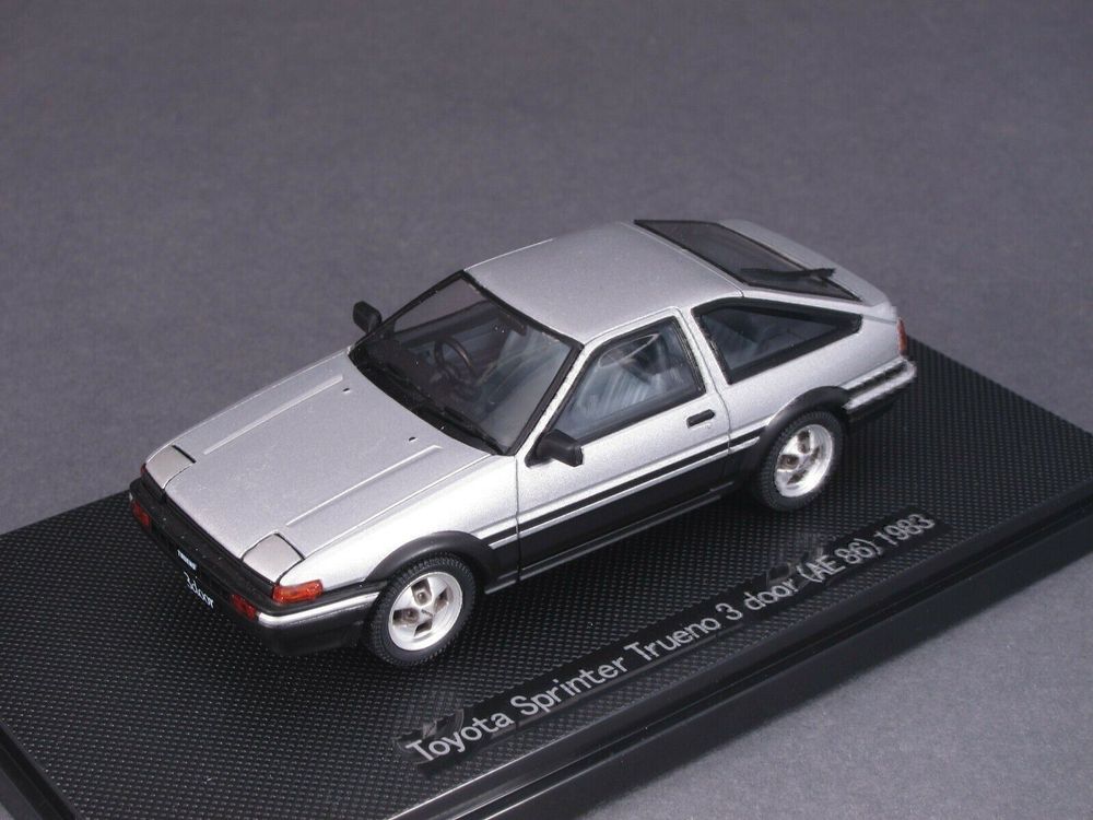 Toyota Sprinter Trueno AE86 1983-1987 RHD silber met. / (Neu und ...