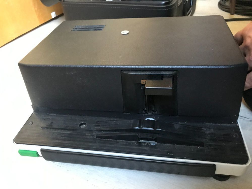 Beamer Lietz Pradovit CA 2500 (Gebraucht) in Brienz BE für CHF 100 – mit Lieferung auf Ricardo ...