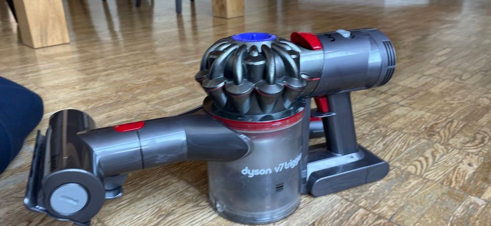 Dyson v7 Trigger Handstaubsauger (Gebraucht) in Eglisau für CHF 84 ...