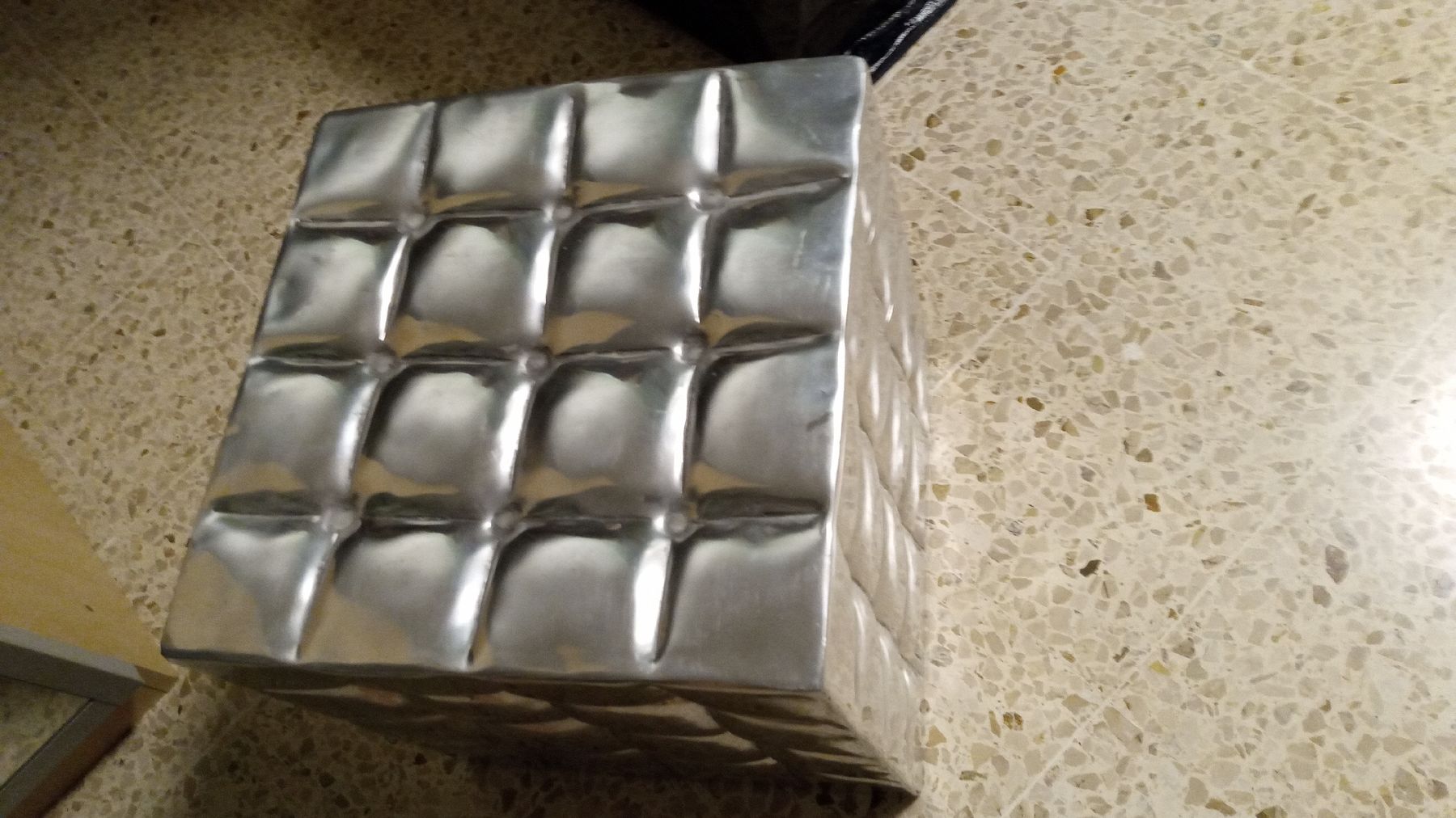 Table ou tabouret d'appoint argentée design - Genève/Neuchât (D ...