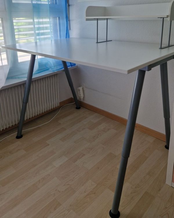 Schreibtisch Galant mit Tischaufsatzgestell von IKEA | Kaufen auf Ricardo