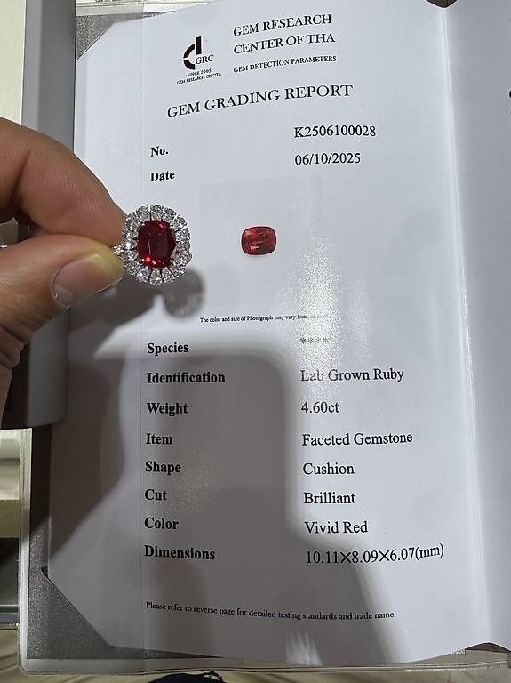 Pigeon Blood Platinum 4.60 Lab Ruby mit GRC (Neu und originalverpackt ...