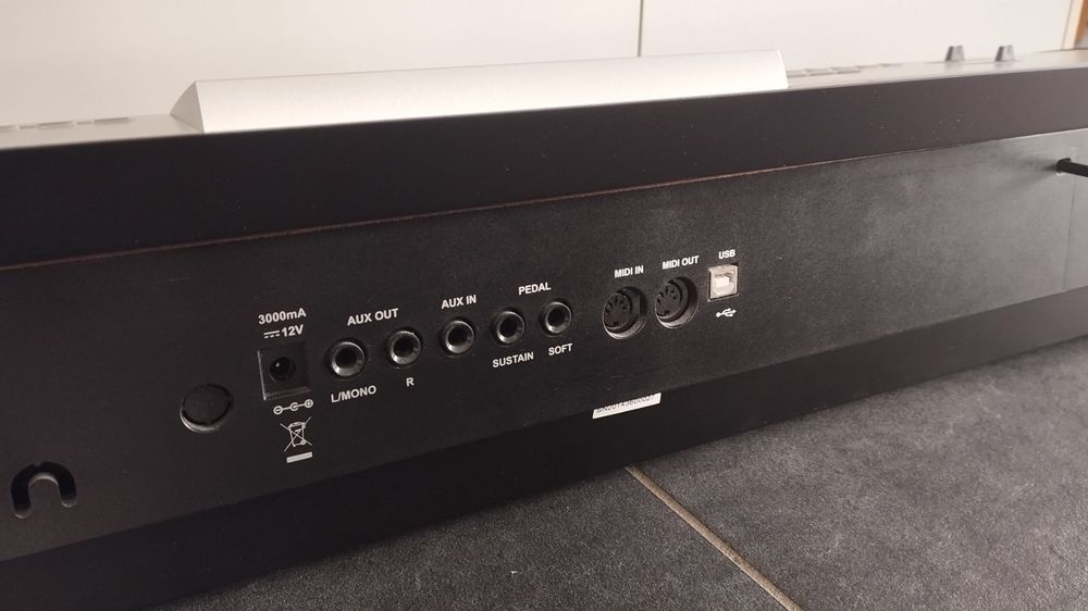 Thomann Stage Piano SP-5100 inkl. Ständer und Sustain Pedal (Gebraucht ...