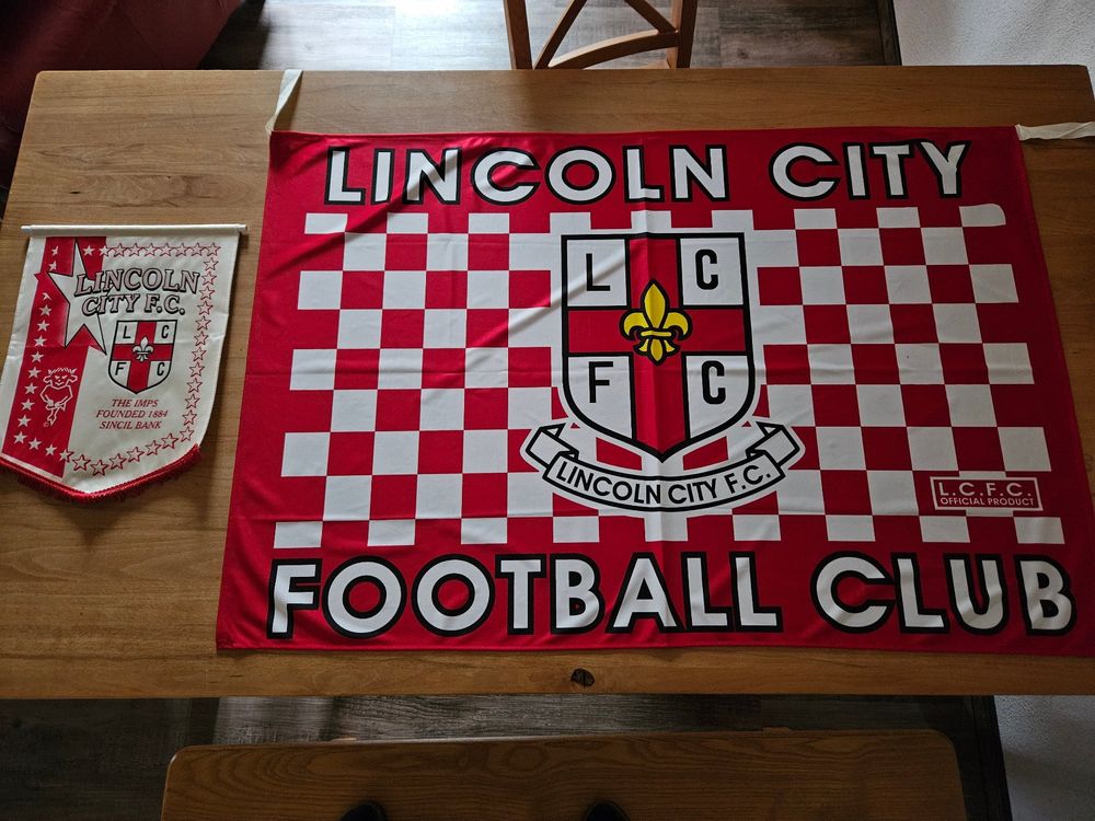 FC Lincoln City Fussballfahne und Wimpel Lincon City (Gebraucht) in ...