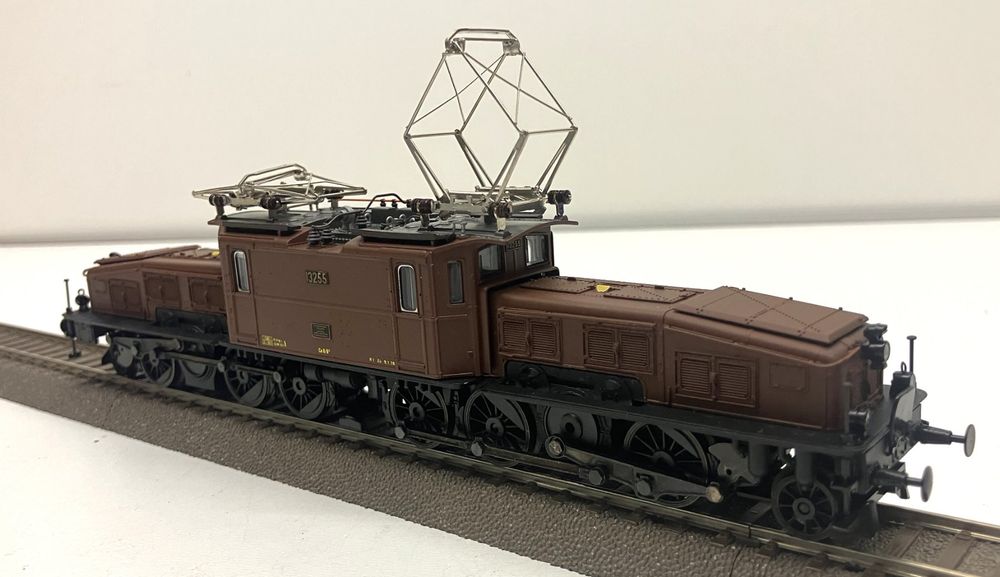 Roco 43539= Ce 6/8II SBB 13255 Krokodil Gotthardlok braun (Neu und originalverpackt) in Thun für ...