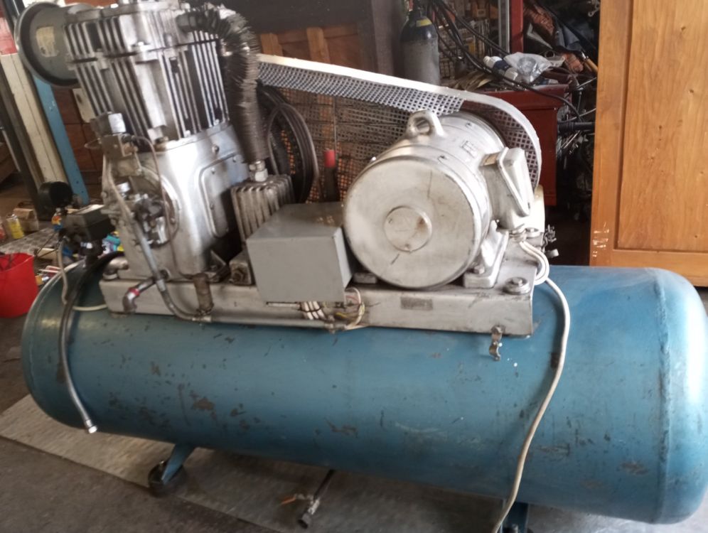 Compresseur d'atelier 400l puissant et robuste. A saisir! (Gebraucht ...