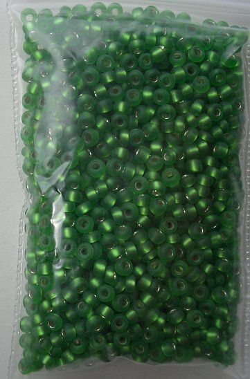 Rocailleperlen Grün matt mit Silbereinzug 2,6 mm (Neu und originalverpackt) in Gunzwil für CHF 2 ...